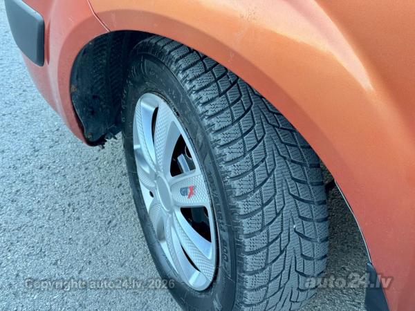 Kia Rio 2005 Tallina vietnē Oranžs Kia Rio 2005 Tallina, ar dzinēja tilpumu 1.40 L un nobraukumu 239 tūkst. km par 800 €, foto 6 vietnē AUTOMOTO.COM.LV