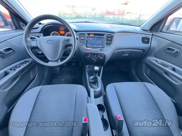 Kia Rio 2005 Tallina vietnē Oranžs Kia Rio 2005 Tallina, ar dzinēja tilpumu 1.40 L un nobraukumu 239 tūkst. km par 800 €, foto 10 vietnē AUTOMOTO.COM.LV