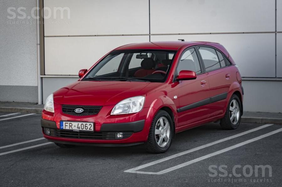 Red Kia Rio 2005 in Riga, with an engine capacity of 1.60 L and mileage of 113 thousand km for 2950 €, photo 1 on AUTOMOTO.COM.LV