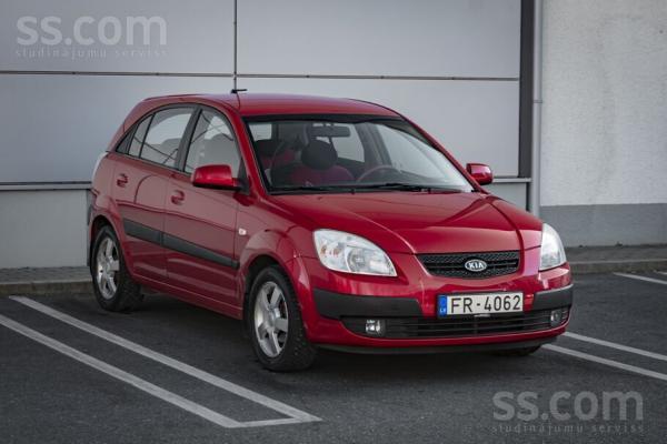 Красный Киа Рио 2005 в Рига, объемом двигателя 1.60 л и пробегом 113 тыс. км за 2950 €, фото 3 на AUTOMOTO.COM.LV