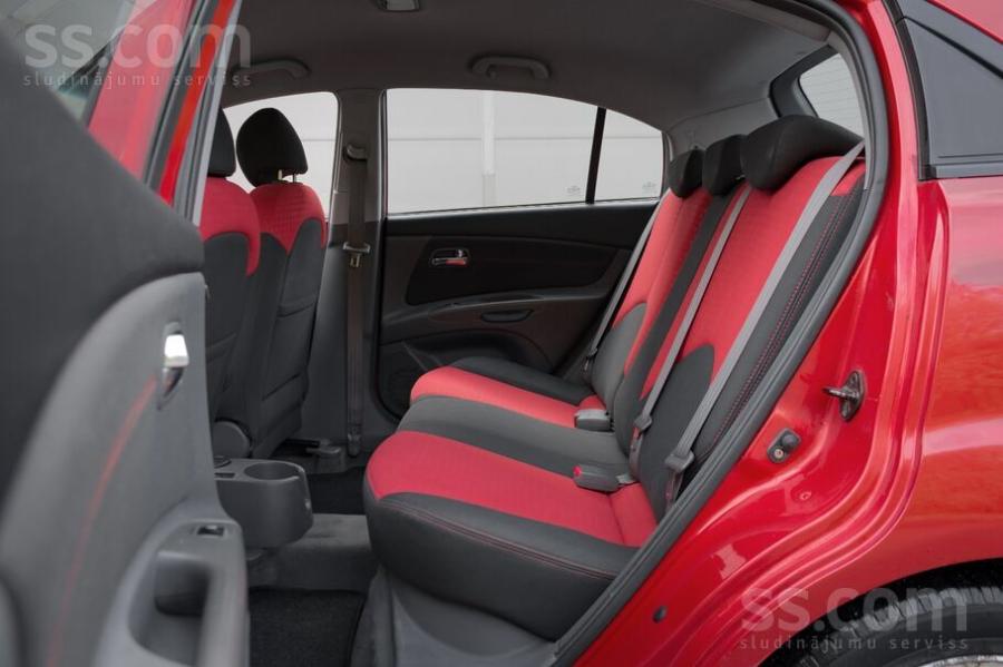 Red Kia Rio 2005 in Riga, with an engine capacity of 1.60 L and mileage of 113 thousand km for 2950 €, photo 12 on AUTOMOTO.COM.LV