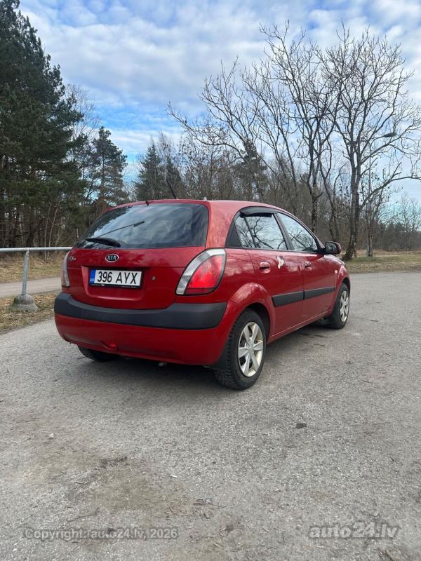 Sarkans Kia Rio 2007 Tallina, ar dzinēja tilpumu 1.40 L un nobraukumu 189 tūkst. km par 899 €, foto 7 vietnē AUTOMOTO.COM.LV