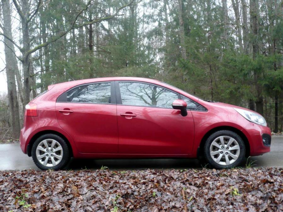 Red Kia Rio 2012 in Kaisiadorys, with an engine capacity of 1.12 L and mileage of 480 thousand km for 1950 €, photo 7 on AUTOMOTO.COM.LV