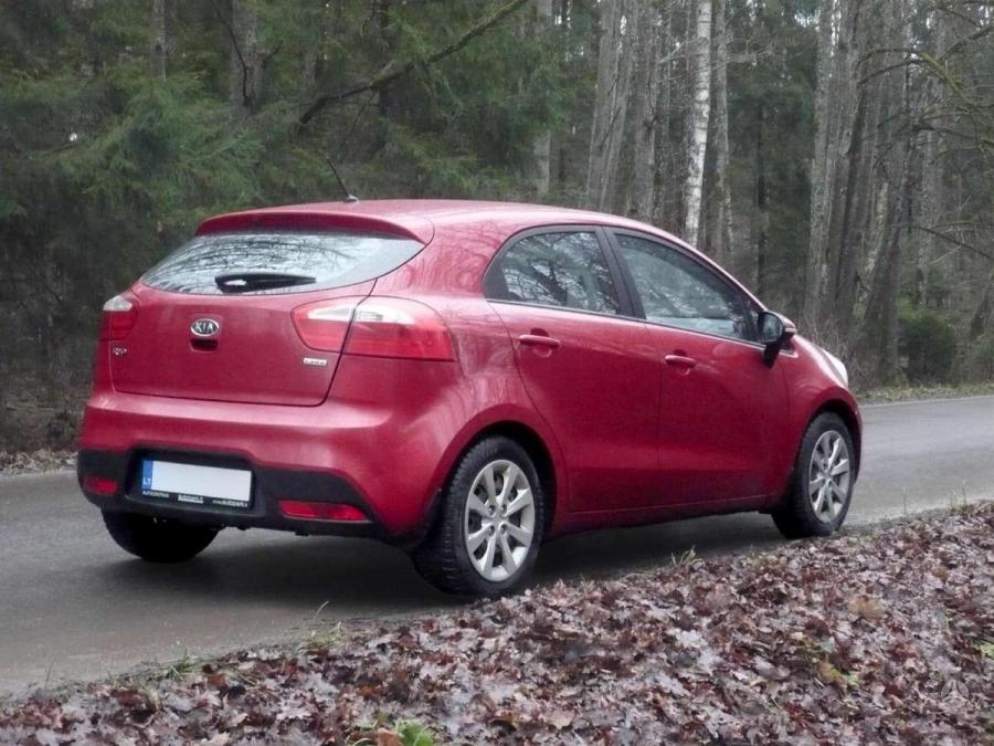 Red Kia Rio 2012 in Kaisiadorys, with an engine capacity of 1.12 L and mileage of 480 thousand km for 1950 €, photo 8 on AUTOMOTO.COM.LV