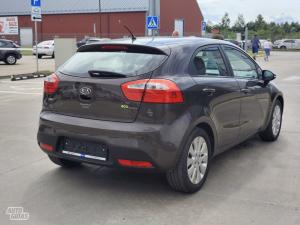 Red Kia Rio 2012 in Siauliai, with an engine capacity of 1.10 L and mileage of 270 thousand km for 4150 €, photo 5 on AUTOMOTO.COM.LV