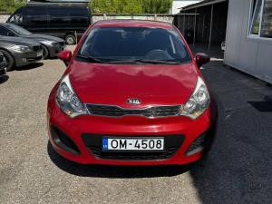 Red Kia Rio 2013 in Daugavpils, with an engine capacity of 1.20 L and mileage of 196 thousand km for 3850 €, photo 3 on AUTOMOTO.COM.LV
