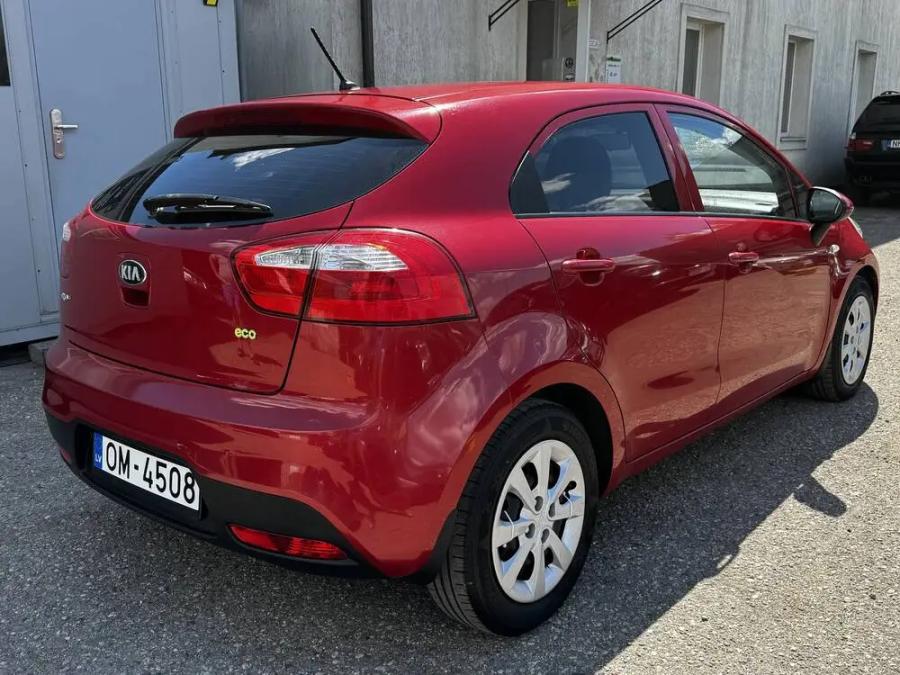 Red Kia Rio 2013 in Daugavpils, with an engine capacity of 1.20 L and mileage of 196 thousand km for 3850 €, photo 7 on AUTOMOTO.COM.LV