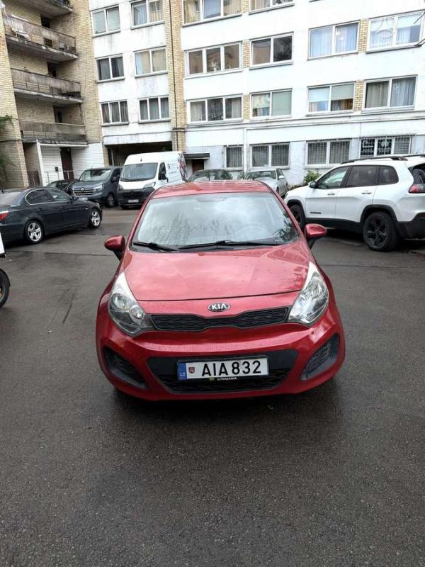 Sarkans Kia Rio 2014 Viļņa, ar dzinēja tilpumu 1.12 L un nobraukumu 175 tūkst. km par 2300 €, foto 1 vietnē AUTOMOTO.COM.LV