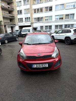 Sarkans Kia Rio 2014 Viļņa, ar dzinēja tilpumu 1.12 L un nobraukumu 175 tūkst. km par 2300 €, foto  vietnē AUTOMOTO.COM.LV