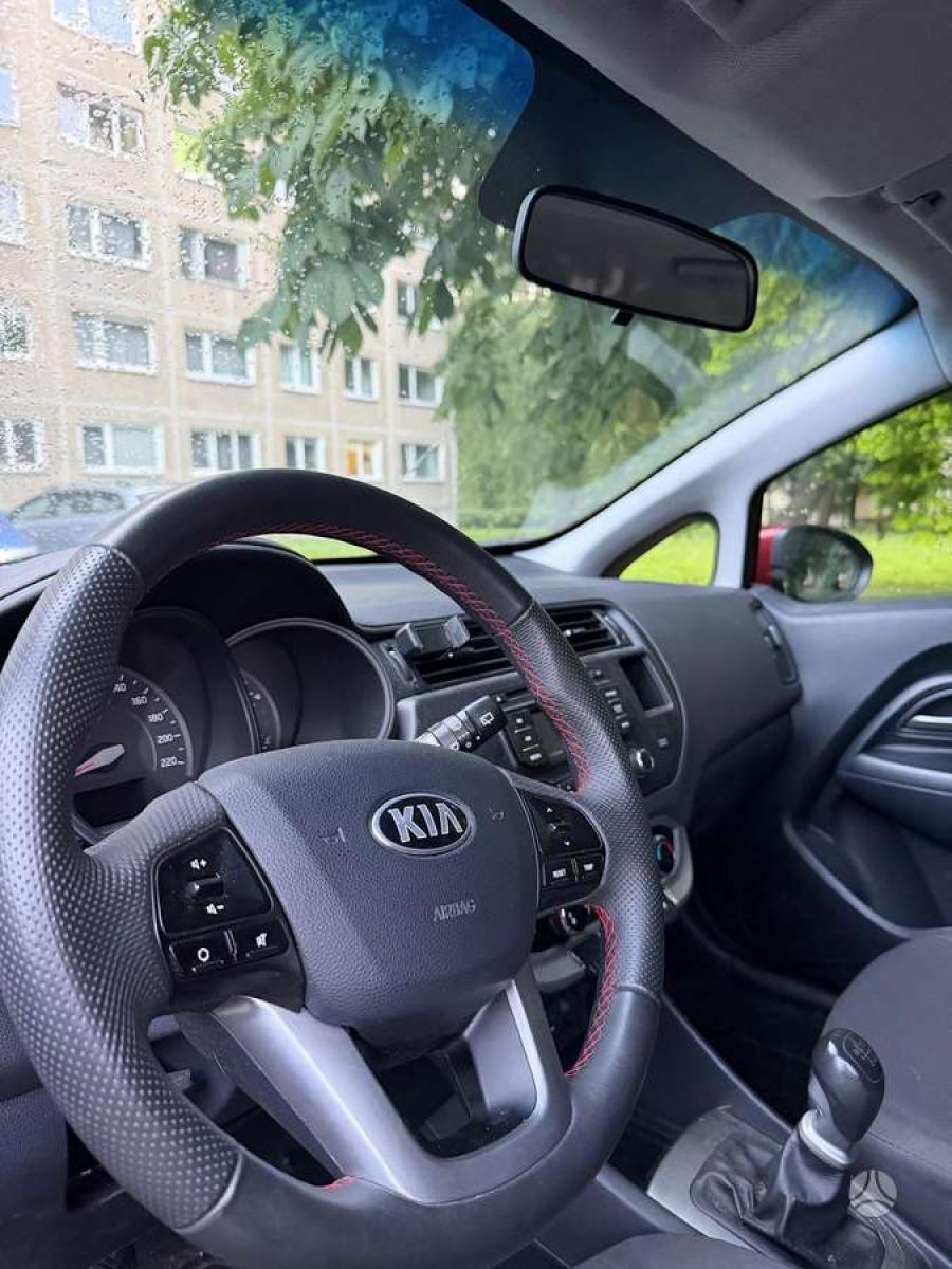 Sarkans Kia Rio 2014 Viļņa, ar dzinēja tilpumu 1.12 L un nobraukumu 175 tūkst. km par 2300 €, foto 8 vietnē AUTOMOTO.COM.LV