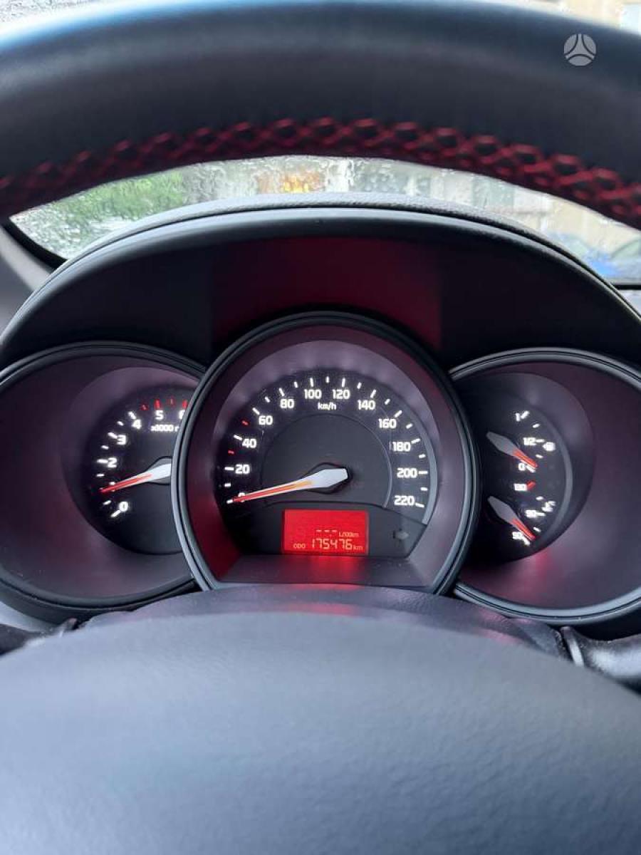 Sarkans Kia Rio 2014 Viļņa, ar dzinēja tilpumu 1.12 L un nobraukumu 175 tūkst. km par 2300 €, foto 11 vietnē AUTOMOTO.COM.LV