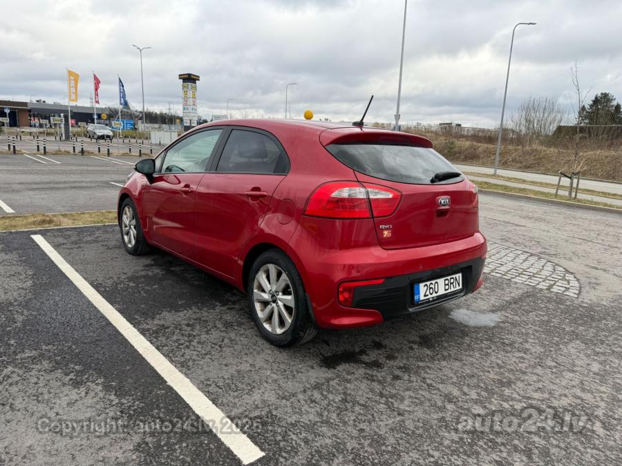 Red Kia Rio 2016 in Tartu, with an engine capacity of 1.40 L and mileage of 132 thousand km for 7500 €, photo 4 on AUTOMOTO.COM.LV