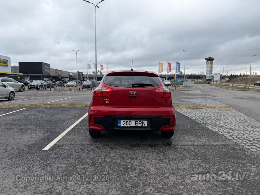 Red Kia Rio 2016 in Tartu, with an engine capacity of 1.40 L and mileage of 132 thousand km for 7500 €, photo 5 on AUTOMOTO.COM.LV
