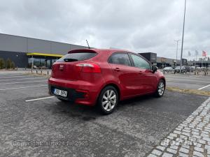 Red Kia Rio 2016 in Tartu, with an engine capacity of 1.40 L and mileage of 132 thousand km for 7500 €, photo 6 on AUTOMOTO.COM.LV