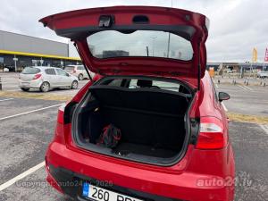 Red Kia Rio 2016 in Tartu, with an engine capacity of 1.40 L and mileage of 132 thousand km for 7500 €, photo 11 on AUTOMOTO.COM.LV