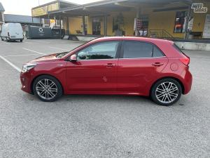 Red Kia Rio 2017 in Kaunas, with an engine capacity of 1.00 L and mileage of 87 thousand km for 10600 €, photo 3 on AUTOMOTO.COM.LV