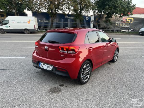 Sarkans Kia Rio 2017 Kauņa, ar dzinēja tilpumu 1.00 L un nobraukumu 87 tūkst. km par 10600 €, foto 5 vietnē AUTOMOTO.COM.LV