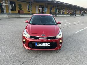 Red Kia Rio 2017 in Kaunas, with an engine capacity of 1.00 L and mileage of 87 thousand km for 10600 €, photo 9 on AUTOMOTO.COM.LV