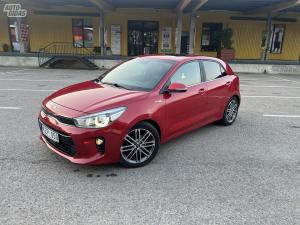 Red Kia Rio 2017 in Kaunas, with an engine capacity of 1.00 L and mileage of 87 thousand km for 10300 €, photo  on AUTOMOTO.COM.LV