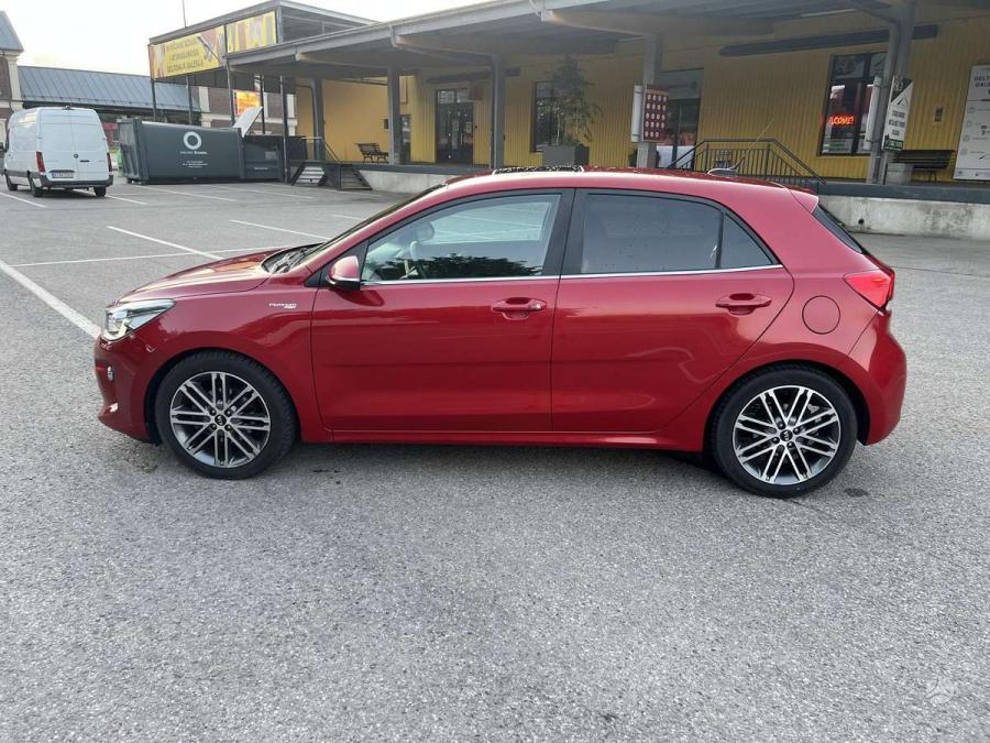 Red Kia Rio 2017 in Kaunas, with an engine capacity of 1.00 L and mileage of 87 thousand km for 9999 €, photo 3 on AUTOMOTO.COM.LV