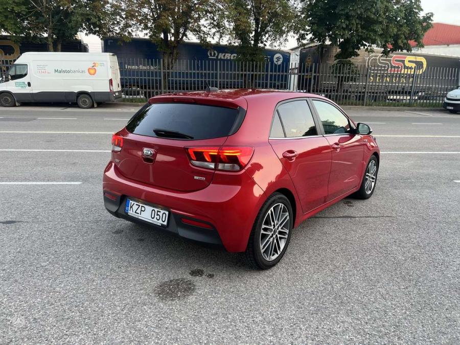Red Kia Rio 2017 in Kaunas, with an engine capacity of 1.00 L and mileage of 87 thousand km for 9999 €, photo 6 on AUTOMOTO.COM.LV