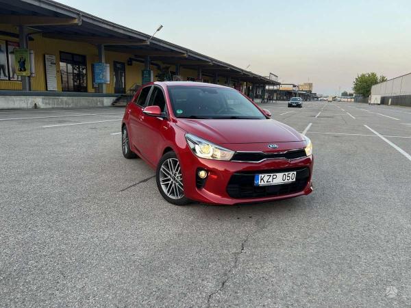 Red Kia Rio 2017 in Kaunas, with an engine capacity of 1.00 L and mileage of 87 thousand km for 9999 €, photo 8 on AUTOMOTO.COM.LV