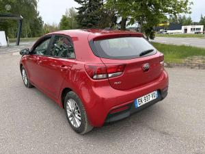 Sarkans Kia Rio 2017 Tauragė, ar dzinēja tilpumu 1.40 L un nobraukumu 279 tūkst. km par 3300 €, foto 4 vietnē AUTOMOTO.COM.LV