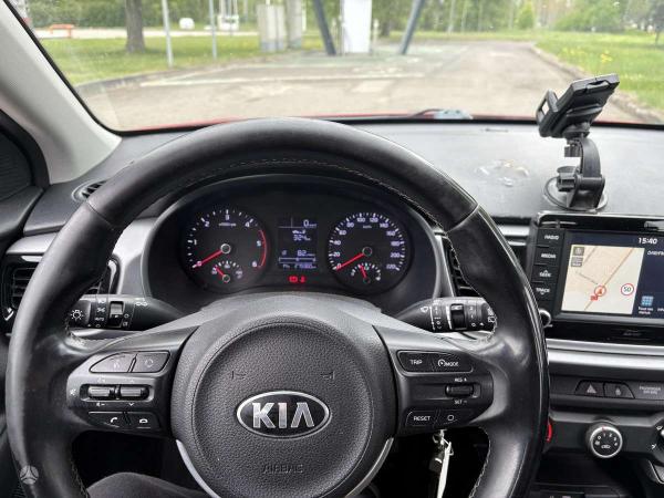 Red Kia Rio 2017 in Taurage, with an engine capacity of 1.40 L and mileage of 279 thousand km for 3300 €, photo 8 on AUTOMOTO.COM.LV