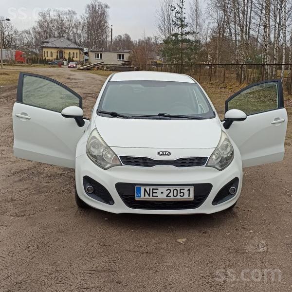 Balts Kia Rio 2011 Rīga, ar dzinēja tilpumu 1.40 L un nobraukumu 135 tūkst. km par 3550 €, foto 3 vietnē AUTOMOTO.COM.LV