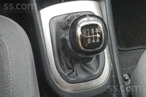White Kia Rio 2011 in Riga, with an engine capacity of 1.40 L and mileage of 135 thousand km for 3550 €, photo 5 on AUTOMOTO.COM.LV