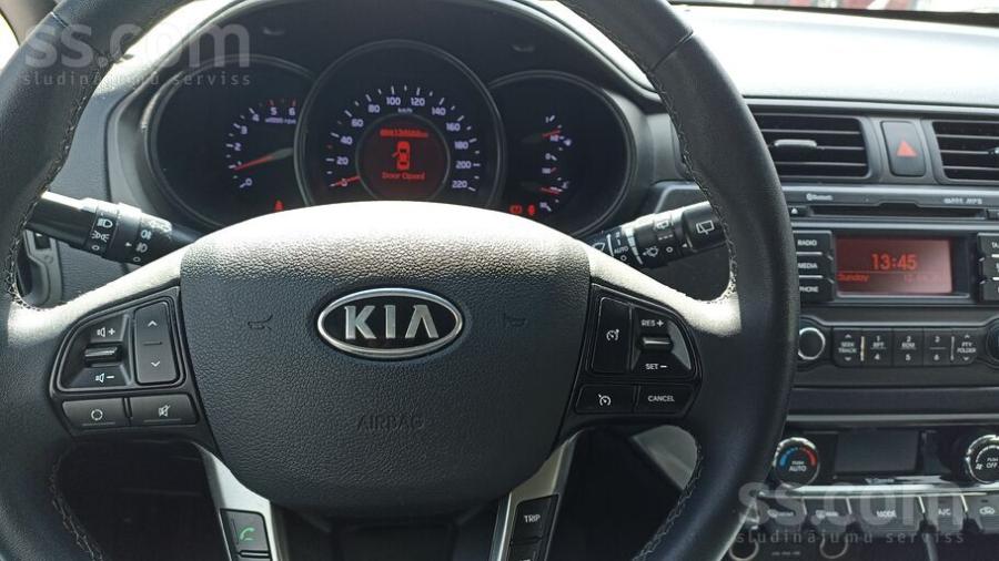White Kia Rio 2011 in Riga, with an engine capacity of 1.40 L and mileage of 135 thousand km for 3550 €, photo 8 on AUTOMOTO.COM.LV