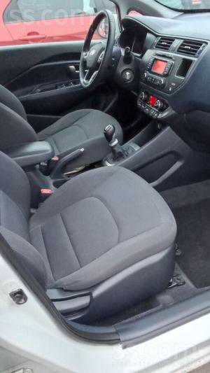 White Kia Rio 2011 in Riga, with an engine capacity of 1.40 L and mileage of 135 thousand km for 3550 €, photo 12 on AUTOMOTO.COM.LV
