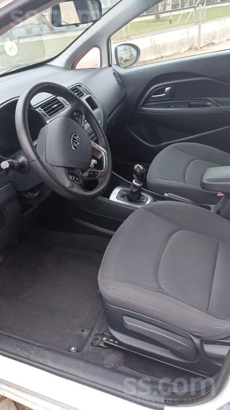 White Kia Rio 2011 in Riga, with an engine capacity of 1.40 L and mileage of 135 thousand km for 3550 €, photo 13 on AUTOMOTO.COM.LV