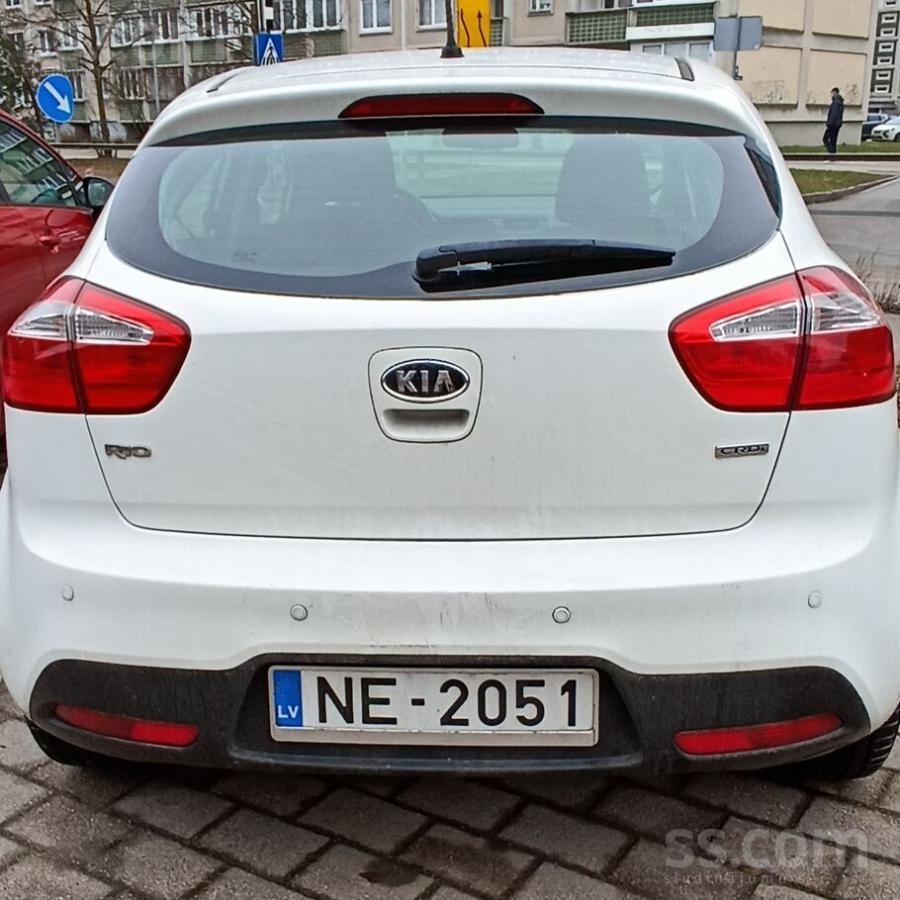 White Kia Rio 2011 in Riga, with an engine capacity of 1.40 L and mileage of 135 thousand km for 3550 €, photo 19 on AUTOMOTO.COM.LV