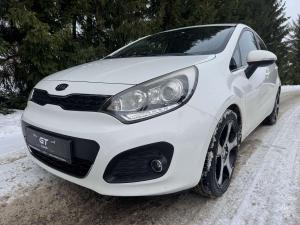 White Kia Rio 2012 in Alytus, with an engine capacity of 1.40 L and mileage of 275 thousand km for 2999 €, photo 2 on AUTOMOTO.COM.LV
