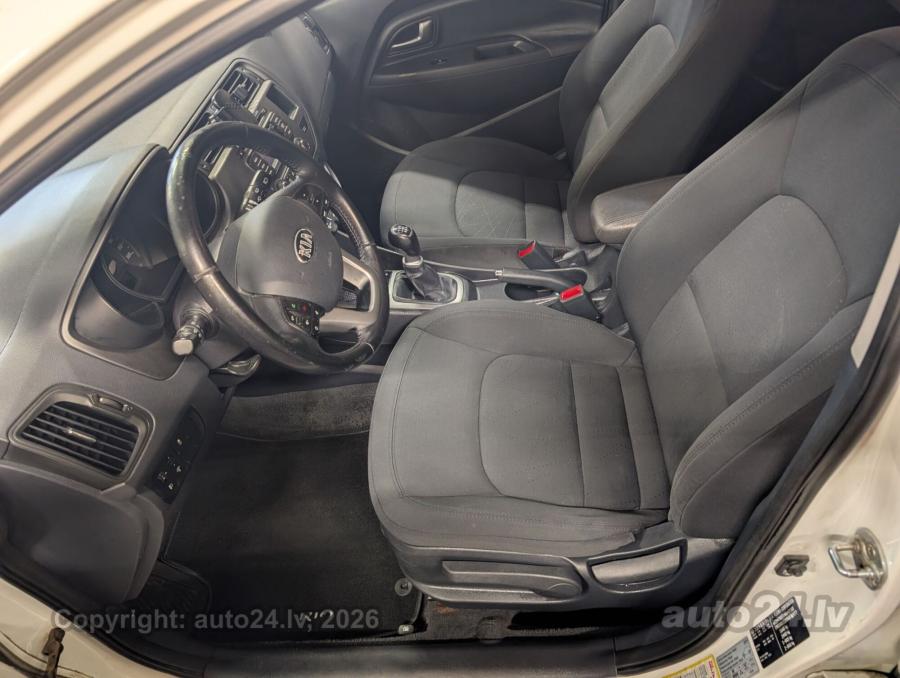 Balts Kia Rio 2013 Tallina, ar dzinēja tilpumu 1.10 L un nobraukumu 310 tūkst. km par 3100 €, foto 9 vietnē AUTOMOTO.COM.LV