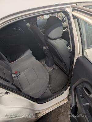 Balts Kia Rio 2013 Tallina, ar dzinēja tilpumu 1.10 L un nobraukumu 310 tūkst. km par 3100 €, foto 11 vietnē AUTOMOTO.COM.LV