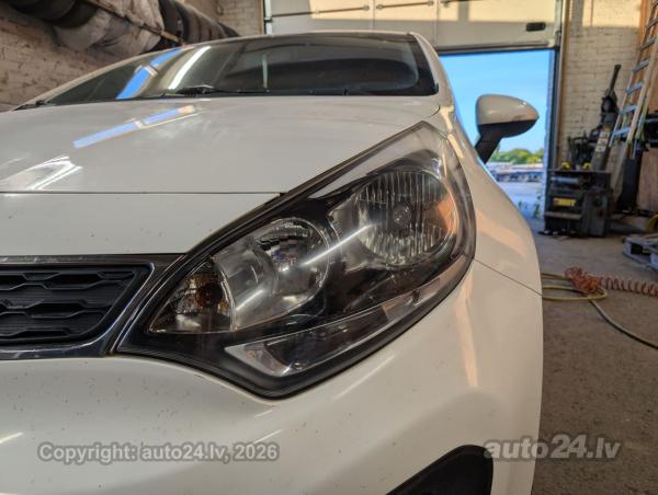 Balts Kia Rio 2013 Rapla, ar dzinēja tilpumu 1.10 L un nobraukumu 305 tūkst. km par 2700 €, foto 8 vietnē AUTOMOTO.COM.LV