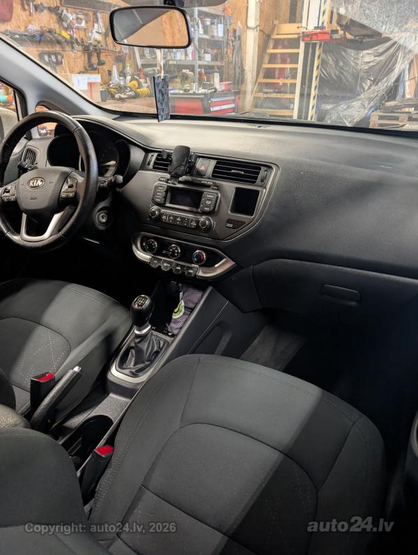 Balts Kia Rio 2013 Rapla, ar dzinēja tilpumu 1.10 L un nobraukumu 305 tūkst. km par 2700 €, foto 10 vietnē AUTOMOTO.COM.LV