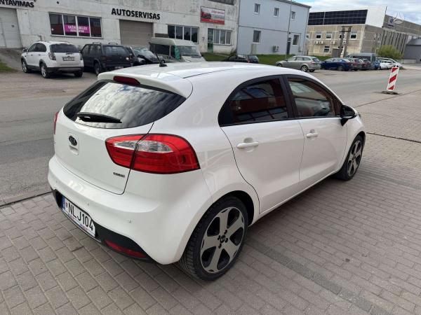 Balts Kia Rio 2014 Telšiai, ar dzinēja tilpumu 1.12 L un nobraukumu 140 tūkst. km par 4450 €, foto 11 vietnē AUTOMOTO.COM.LV