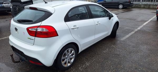 White Kia Rio 2014 in Klaipeda, with an engine capacity of 1.10 L and mileage of 253 thousand km for 2900 €, photo 4 on AUTOMOTO.COM.LV