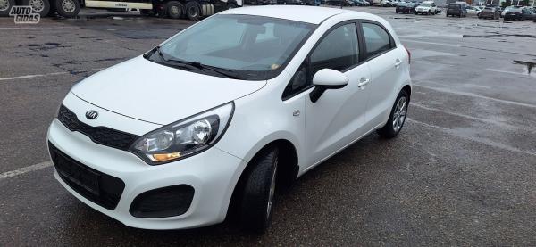 White Kia Rio 2014 in Klaipeda, with an engine capacity of 1.10 L and mileage of 253 thousand km for 2900 €, photo 5 on AUTOMOTO.COM.LV