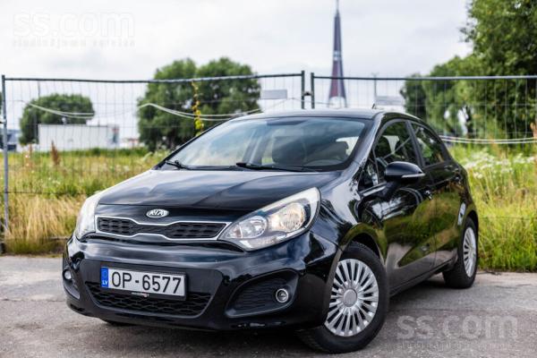 White Kia Rio 2014 in Riga, with an engine capacity of 1.20 L and mileage of 293 thousand km for 2990 €, photo 1 on AUTOMOTO.COM.LV