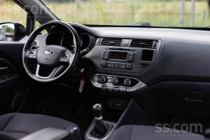 White Kia Rio 2014 in Riga, with an engine capacity of 1.20 L and mileage of 293 thousand km for 2990 €, photo 22 on AUTOMOTO.COM.LV