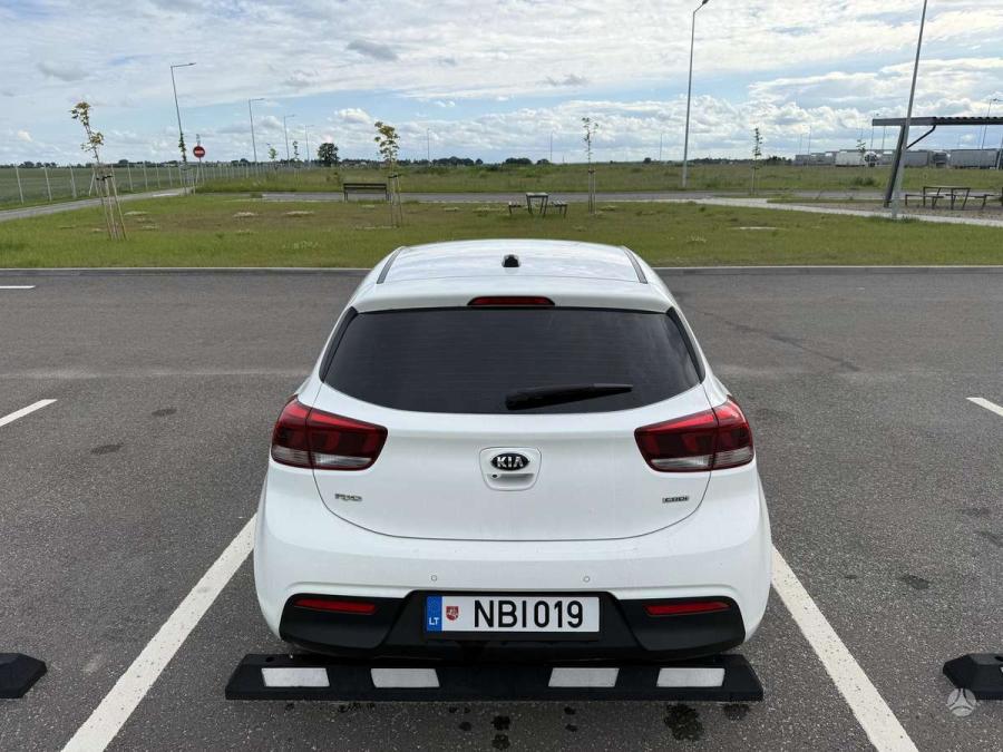 Balts Kia Rio 2017 Marijampole, ar dzinēja tilpumu 1.40 L un nobraukumu 160 tūkst. km par 7200 €, foto 6 vietnē AUTOMOTO.COM.LV
