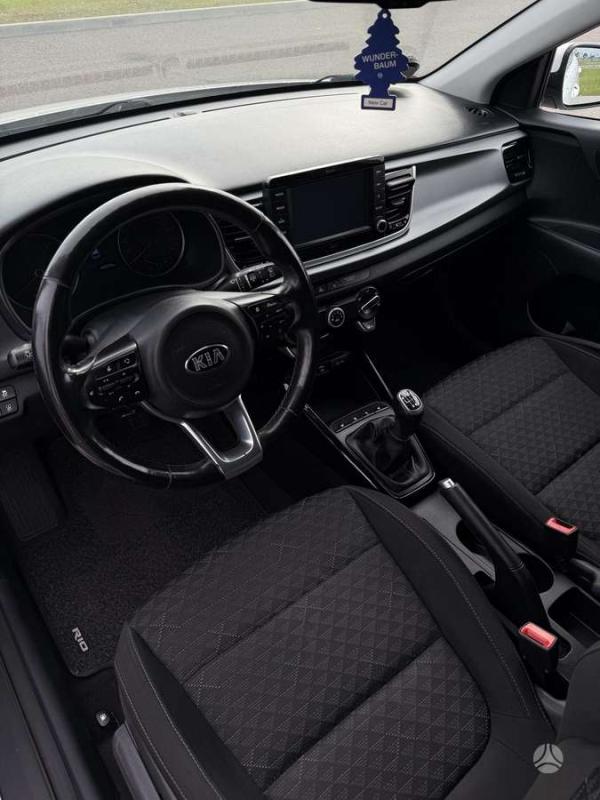 White Kia Rio 2017 in Marijampole, with an engine capacity of 1.40 L and mileage of 160 thousand km for 7200 €, photo 7 on AUTOMOTO.COM.LV