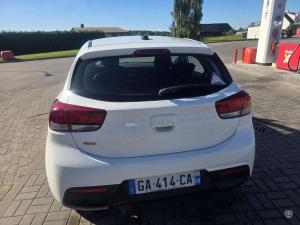 White Kia Rio 2021 in Taurage, with an engine capacity of 1.20 L and mileage of 80 thousand km for 8000 €, photo 3 on AUTOMOTO.COM.LV