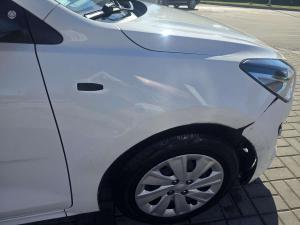 White Kia Rio 2021 in Taurage, with an engine capacity of 1.20 L and mileage of 80 thousand km for 8000 €, photo 11 on AUTOMOTO.COM.LV