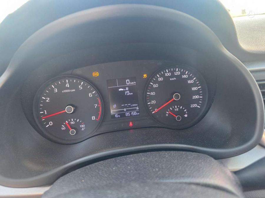 White Kia Rio 2021 in Taurage, with an engine capacity of 1.20 L and mileage of 80 thousand km for 8000 €, photo 23 on AUTOMOTO.COM.LV