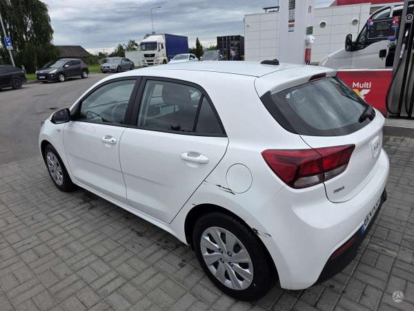 Balts Kia Rio 2021 Tauragė, ar dzinēja tilpumu 1.20 L un nobraukumu 85 tūkst. km par 8349 €, foto 5 vietnē AUTOMOTO.COM.LV